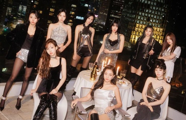 Baru Sehari Rilis! Mini Album TWICE 'With YOU-th' Terjual 758.876 Kopi ... Baru Sehari Rilis! Mini Album TWICE 'With YOU-th' Terjual 758.876 Kopi ...